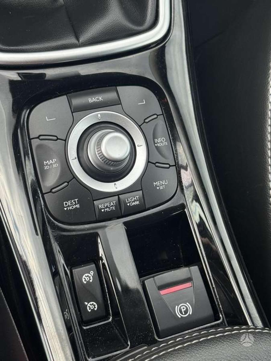 Balts Renault Laguna 2012 Kauņa, ar dzinēja tilpumu 2.00 L un nobraukumu 281 tūkst. km par 3300 €, foto 18 vietnē AUTOMOTO.COM.LV