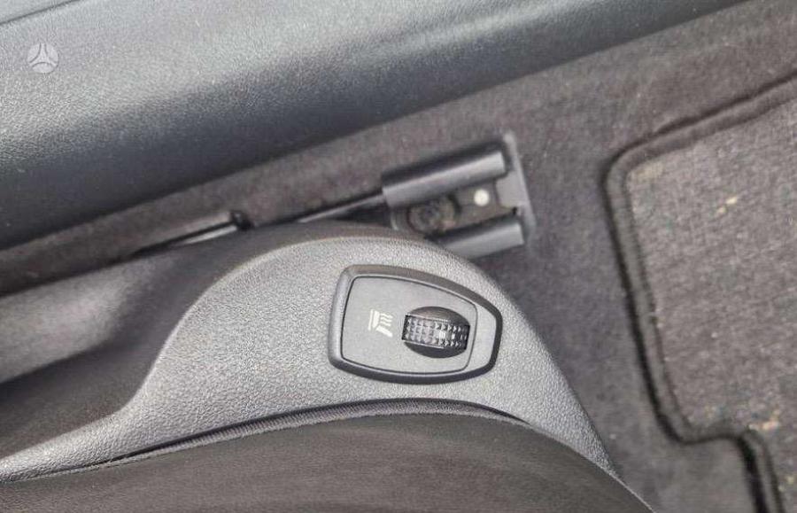 Balts Renault Laguna 2012 Kauņa, ar dzinēja tilpumu 2.00 L un nobraukumu 281 tūkst. km par 3300 €, foto 29 vietnē AUTOMOTO.COM.LV