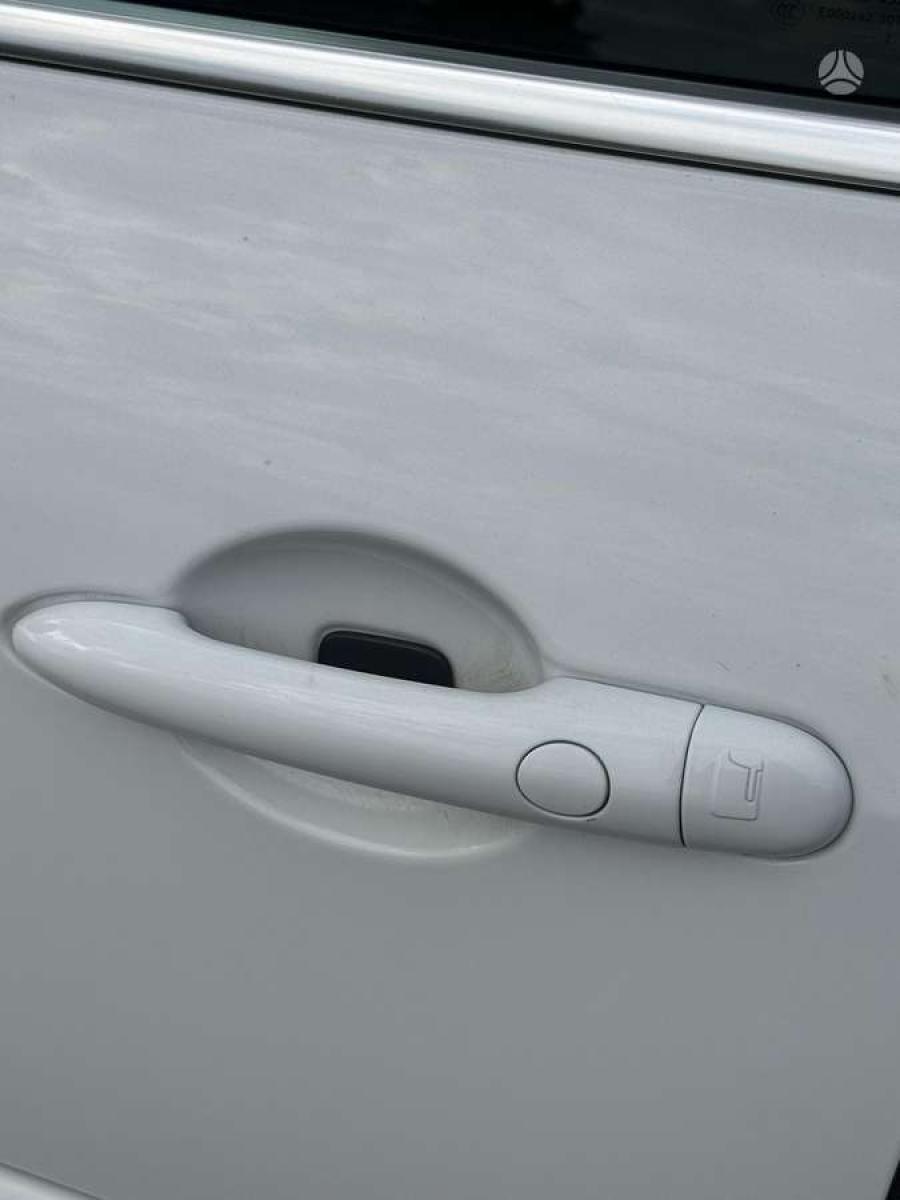 Balts Renault Laguna 2012 Kauņa, ar dzinēja tilpumu 2.00 L un nobraukumu 281 tūkst. km par 3300 €, foto 30 vietnē AUTOMOTO.COM.LV