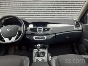 White Renault Laguna 2014 in Riga, with an engine capacity of 2.00 L and mileage of 245 thousand km for 5995 €, photo 5 on AUTOMOTO.COM.LV