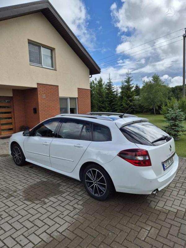White Renault Laguna 2014 in Kelme, with an engine capacity of 2.00 L and mileage of 200 thousand km for 5350 €, photo 2 on AUTOMOTO.COM.LV