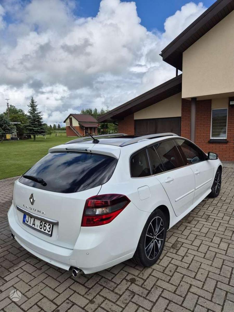 White Renault Laguna 2014 in Kelme, with an engine capacity of 2.00 L and mileage of 200 thousand km for 5350 €, photo 5 on AUTOMOTO.COM.LV