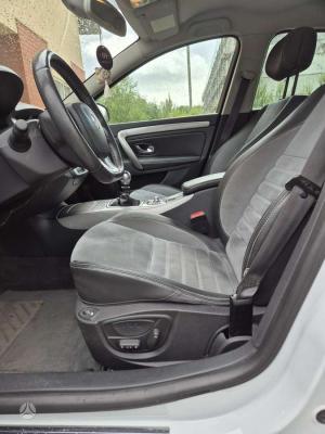 White Renault Laguna 2014 in Kelme, with an engine capacity of 2.00 L and mileage of 200 thousand km for 5350 €, photo 12 on AUTOMOTO.COM.LV