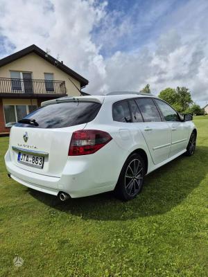 White Renault Laguna 2014 in Kelme, with an engine capacity of 2.00 L and mileage of 200 thousand km for 5350 €, photo 26 on AUTOMOTO.COM.LV