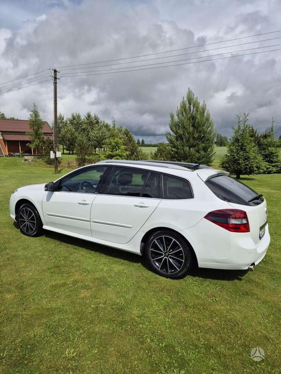 White Renault Laguna 2014 in Kelme, with an engine capacity of 2.00 L and mileage of 200 thousand km for 5350 €, photo 27 on AUTOMOTO.COM.LV