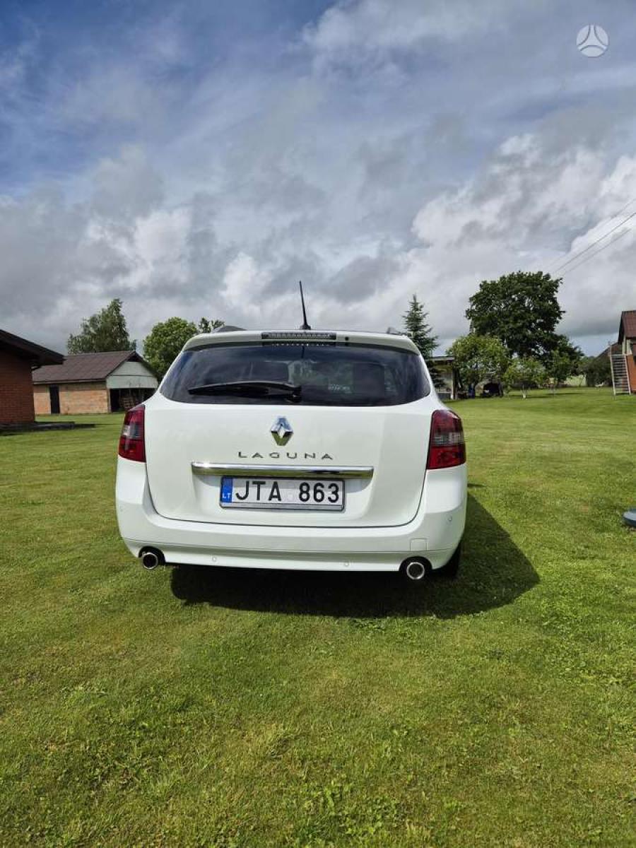 White Renault Laguna 2014 in Kelme, with an engine capacity of 2.00 L and mileage of 200 thousand km for 5350 €, photo 31 on AUTOMOTO.COM.LV