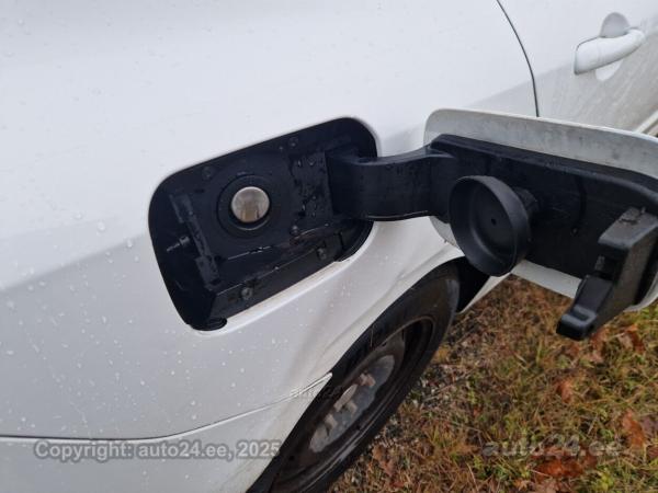White Renault Laguna 2015 in Jogeva, with an engine capacity of 2.00 L and mileage of 348 thousand km for 6700 €, photo 11 on AUTOMOTO.COM.LV