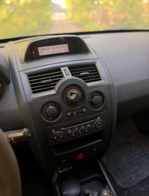Dzeltens Renault Laguna 2006 Viļņa, ar dzinēja tilpumu 1.60 L un nobraukumu 313 tūkst. km par 300 €, foto 8 vietnē AUTOMOTO.COM.LV
