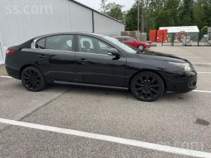 Melns Renault Latitude 2011 Rīga, ar dzinēja tilpumu 2.00 L un nobraukumu 252 tūkst. km par 3500 €, foto  vietnē AUTOMOTO.COM.LV