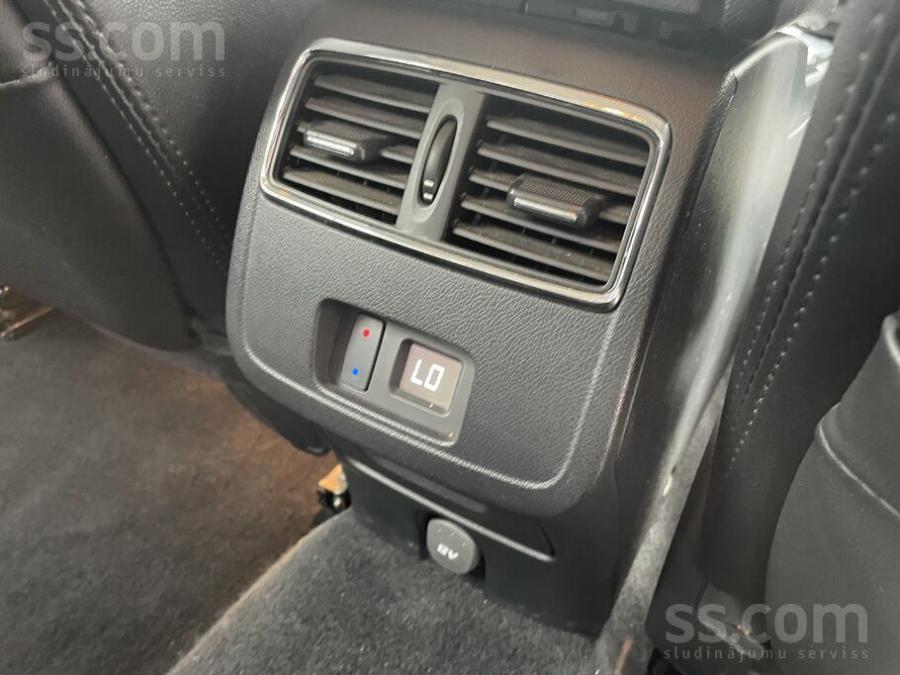Black Renault Latitude 2011 in Riga, with an engine capacity of 2.00 L and mileage of 252 thousand km for 3500 €, photo 13 on AUTOMOTO.COM.LV