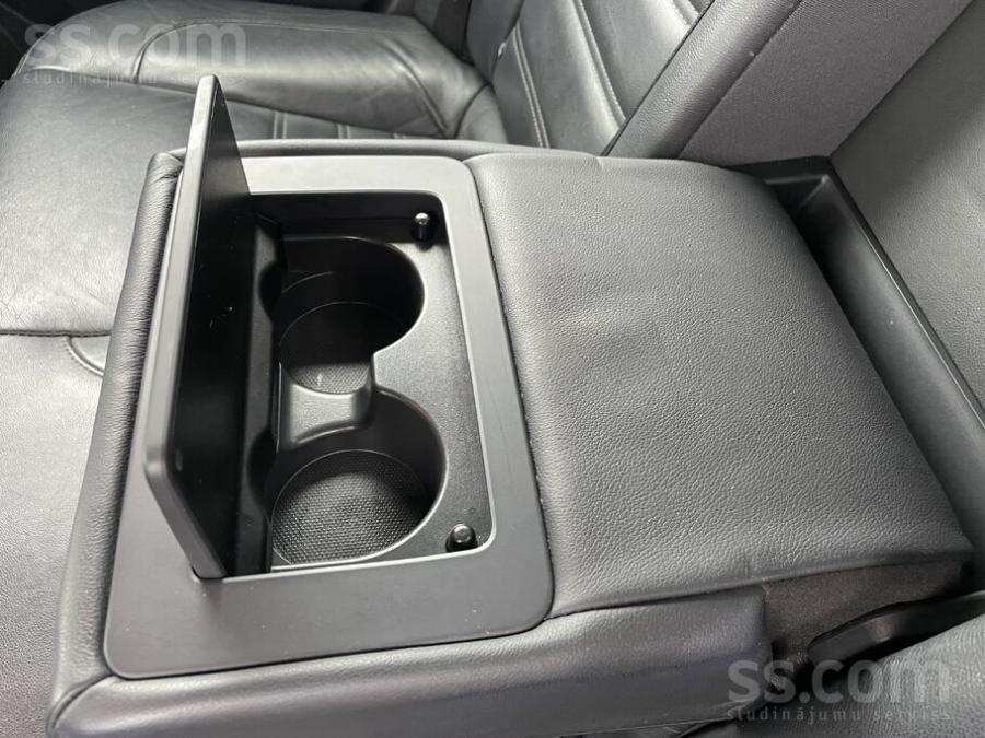 Black Renault Latitude 2011 in Riga, with an engine capacity of 2.00 L and mileage of 252 thousand km for 3500 €, photo 21 on AUTOMOTO.COM.LV
