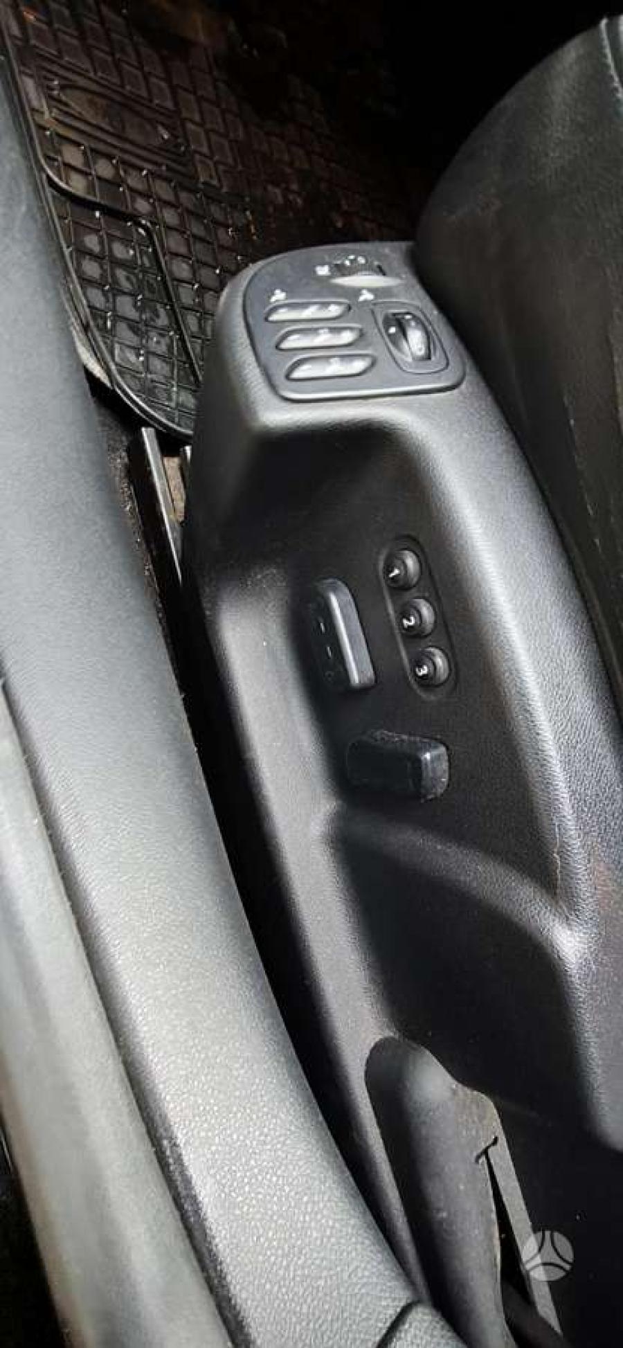Melns Renault Latitude 2011 Klaipėda, ar dzinēja tilpumu 2.00 L un nobraukumu 295 tūkst. km par 3650 €, foto 21 vietnē AUTOMOTO.COM.LV
