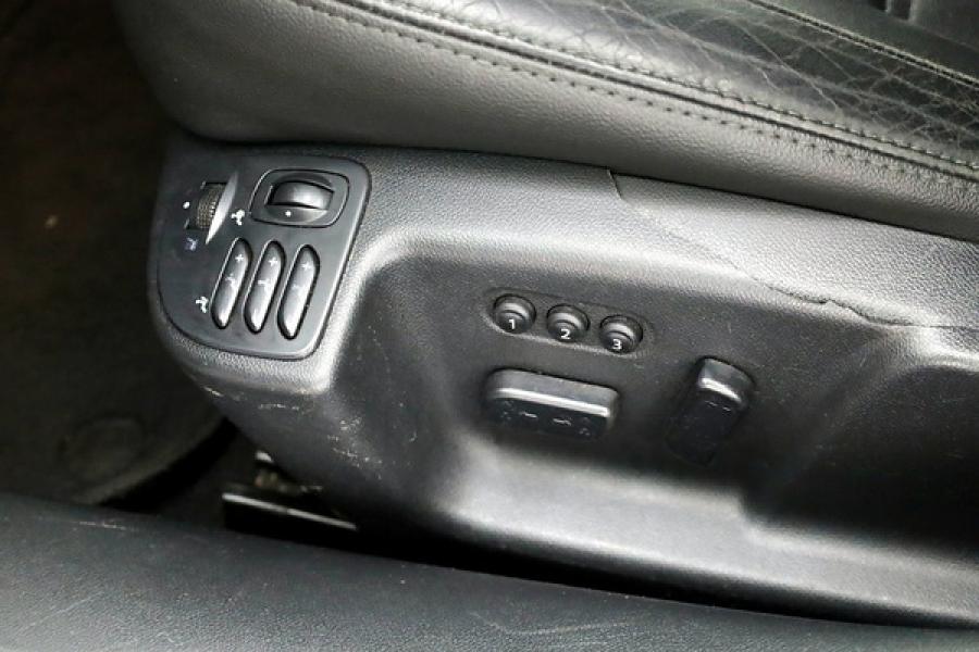 Melns Renault Latitude 2011 Tallina, ar dzinēja tilpumu 2.00 L un nobraukumu 287 tūkst. km par 3199 €, foto 10 vietnē AUTOMOTO.COM.LV