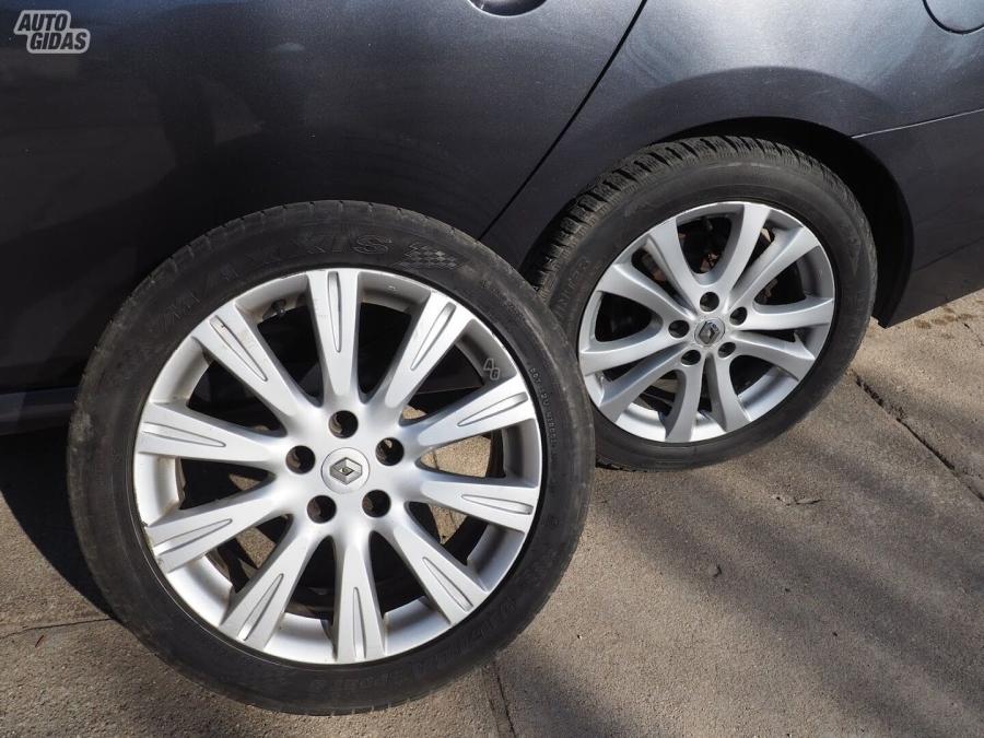 Grey Renault Latitude 2011 in Skuodas, with an engine capacity of 3.00 L and mileage of 316 thousand km for 4800 €, photo 6 on AUTOMOTO.COM.LV