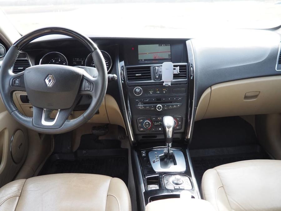 Grey Renault Latitude 2011 in Skuodas, with an engine capacity of 3.00 L and mileage of 316 thousand km for 4800 €, photo 10 on AUTOMOTO.COM.LV