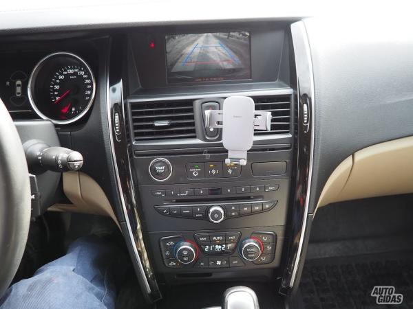 Grey Renault Latitude 2011 in Skuodas, with an engine capacity of 3.00 L and mileage of 316 thousand km for 4800 €, photo 10 on AUTOMOTO.COM.LV