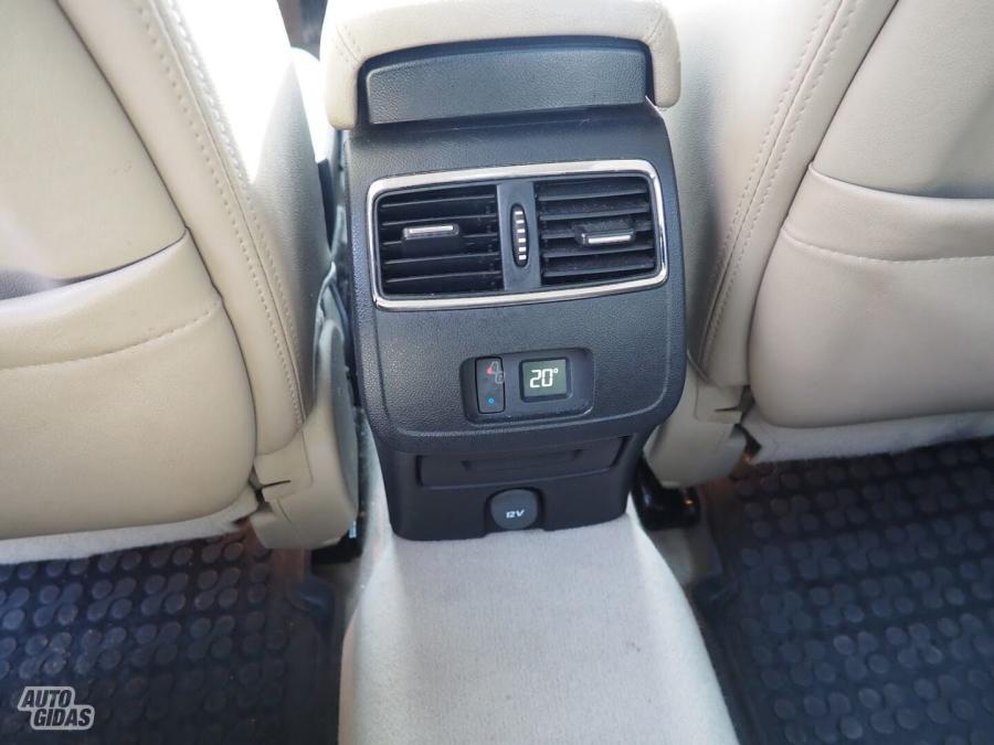 Grey Renault Latitude 2011 in Skuodas, with an engine capacity of 3.00 L and mileage of 316 thousand km for 4800 €, photo 12 on AUTOMOTO.COM.LV