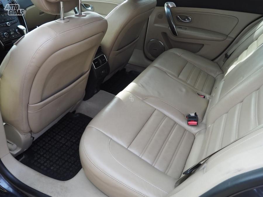 Grey Renault Latitude 2011 in Skuodas, with an engine capacity of 3.00 L and mileage of 316 thousand km for 4800 €, photo 14 on AUTOMOTO.COM.LV