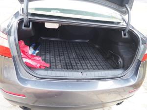 Grey Renault Latitude 2011 in Skuodas, with an engine capacity of 3.00 L and mileage of 316 thousand km for 4800 €, photo 17 on AUTOMOTO.COM.LV