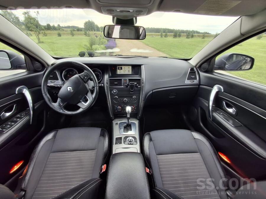 Grey Renault Latitude 2011 in Ogre, with an engine capacity of 2.00 L and mileage of 349 thousand km for 3000 €, photo 7 on AUTOMOTO.COM.LV