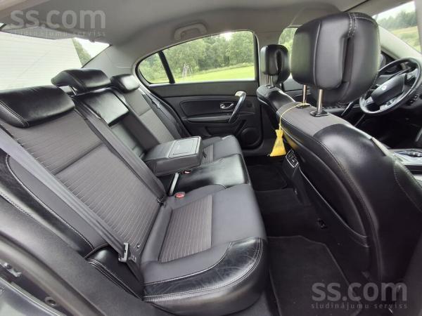 Grey Renault Latitude 2011 in Ogre, with an engine capacity of 2.00 L and mileage of 349 thousand km for 3000 €, photo 8 on AUTOMOTO.COM.LV