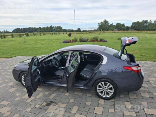 Grey Renault Latitude 2011 in Ogre, with an engine capacity of 2.00 L and mileage of 349 thousand km for 3000 €, photo 9 on AUTOMOTO.COM.LV