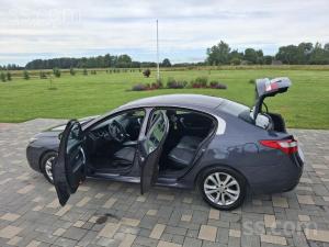 Grey Renault Latitude 2011 in Ogre, with an engine capacity of 2.00 L and mileage of 349 thousand km for 3000 €, photo 10 on AUTOMOTO.COM.LV