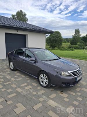 Grey Renault Latitude 2011 in Ogre, with an engine capacity of 2.00 L and mileage of 349 thousand km for 3000 €, photo 14 on AUTOMOTO.COM.LV