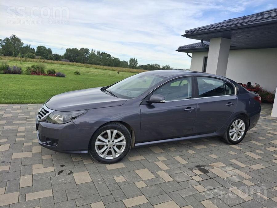 Grey Renault Latitude 2011 in Ogre, with an engine capacity of 2.00 L and mileage of 349 thousand km for 3000 €, photo 15 on AUTOMOTO.COM.LV