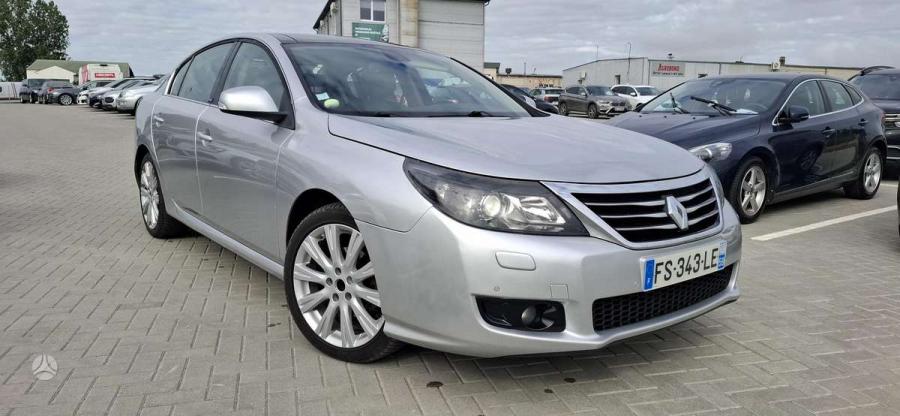 Pelēks Renault Latitude 2012 Tauragė, ar dzinēja tilpumu 2.00 L un nobraukumu 242 tūkst. km par 4100 €, foto 3 vietnē AUTOMOTO.COM.LV
