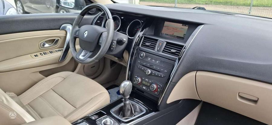 Pelēks Renault Latitude 2012 Tauragė, ar dzinēja tilpumu 2.00 L un nobraukumu 242 tūkst. km par 4100 €, foto 11 vietnē AUTOMOTO.COM.LV