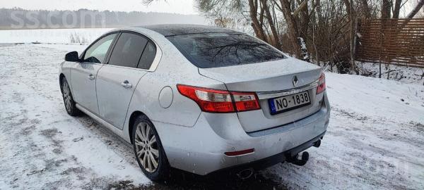 Pelēks Renault Latitude 2012 Ogre, ar dzinēja tilpumu 3.00 L un nobraukumu 260 tūkst. km par 4000 €, foto 5 vietnē AUTOMOTO.COM.LV