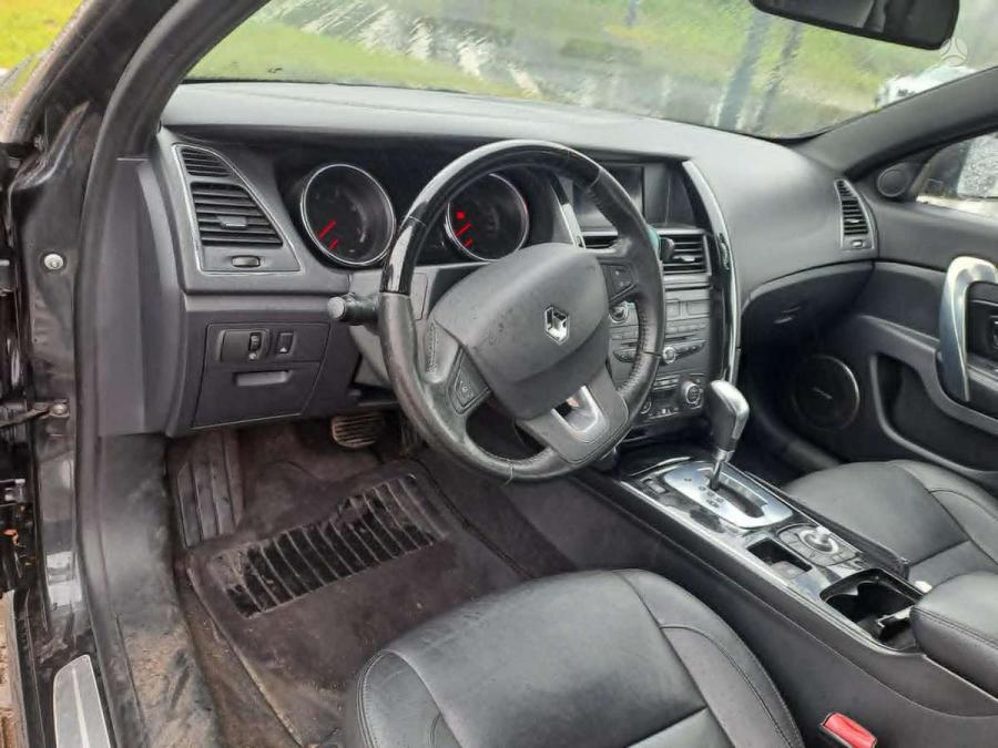 Pelēks Renault Latitude 2013 Viļņa, ar dzinēja tilpumu 2.00 L un nobraukumu 300 tūkst. km par 3980 €, foto 1 vietnē AUTOMOTO.COM.LV