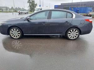Pelēks Renault Latitude 2013 Viļņa, ar dzinēja tilpumu 2.00 L un nobraukumu 300 tūkst. km par 3980 €, foto 5 vietnē AUTOMOTO.COM.LV