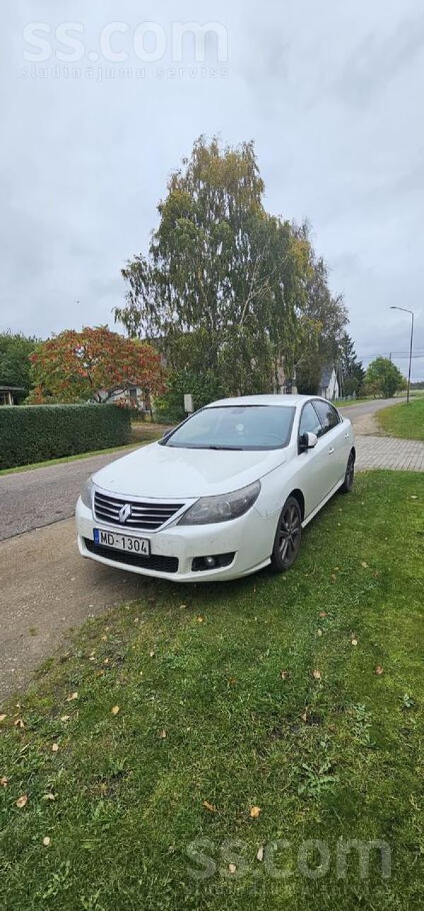 Balts Renault Latitude 2011 Limbaži, ar dzinēja tilpumu 2.00 L un nobraukumu 466 tūkst. km par 1950 €, foto 1 vietnē AUTOMOTO.COM.LV