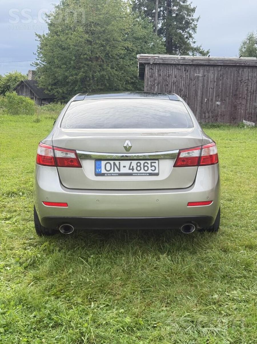 Yellow Renault Latitude 2011 in Riga, with an engine capacity of 3.00 L and mileage of 248 thousand km for 4200 €, photo 6 on AUTOMOTO.COM.LV
