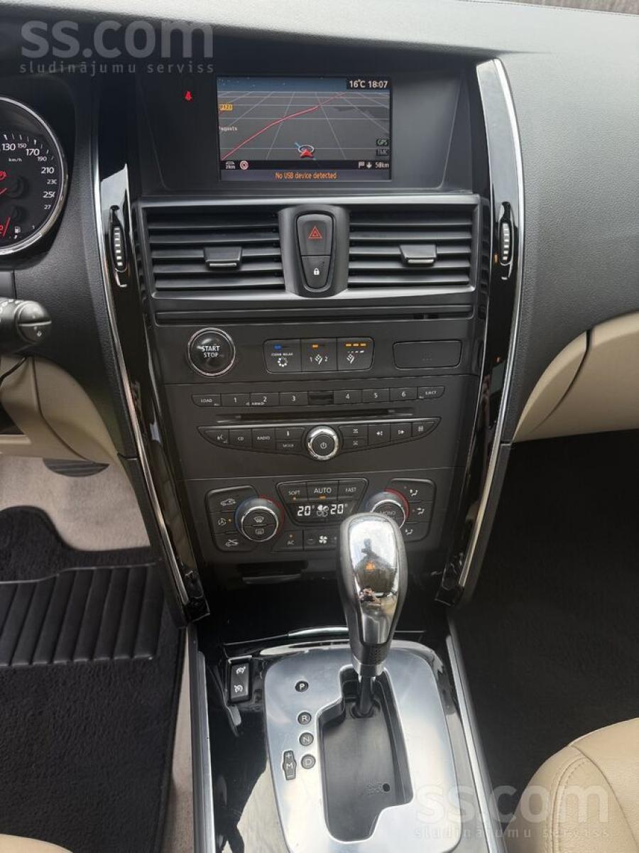 Yellow Renault Latitude 2011 in Riga, with an engine capacity of 3.00 L and mileage of 248 thousand km for 4200 €, photo 19 on AUTOMOTO.COM.LV