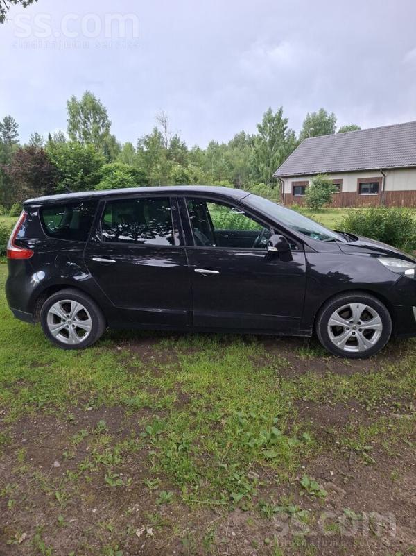 Black Renault Mascott 2009 in Ogre, with an engine capacity of 1.90 L and mileage of 250 thousand km for 2700 €, photo 2 on AUTOMOTO.COM.LV