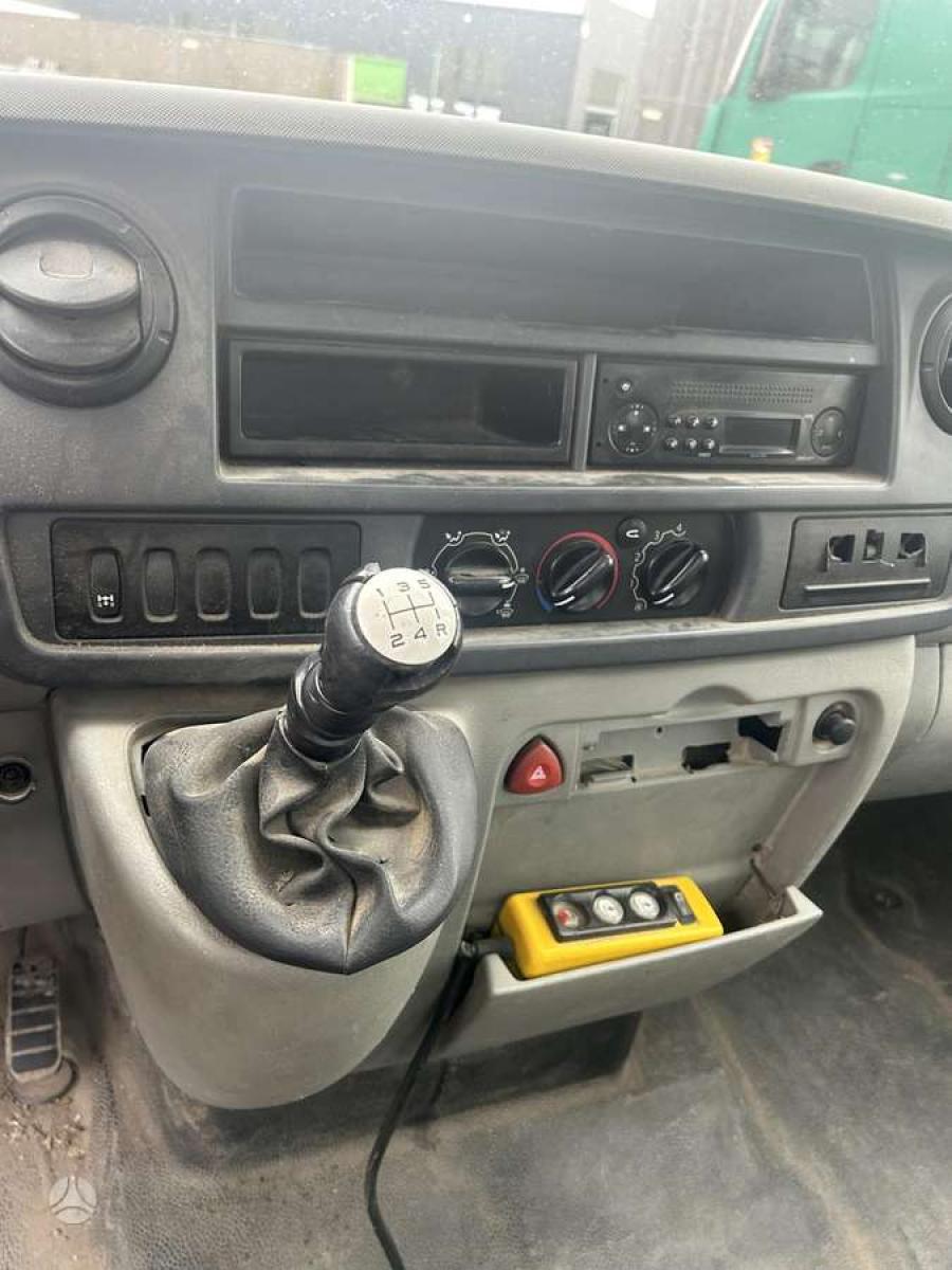 White Renault Mascott 2007 in Kaunas, with an engine capacity of 3.00 L and mileage of 148 thousand km for 7800 €, photo 12 on AUTOMOTO.COM.LV