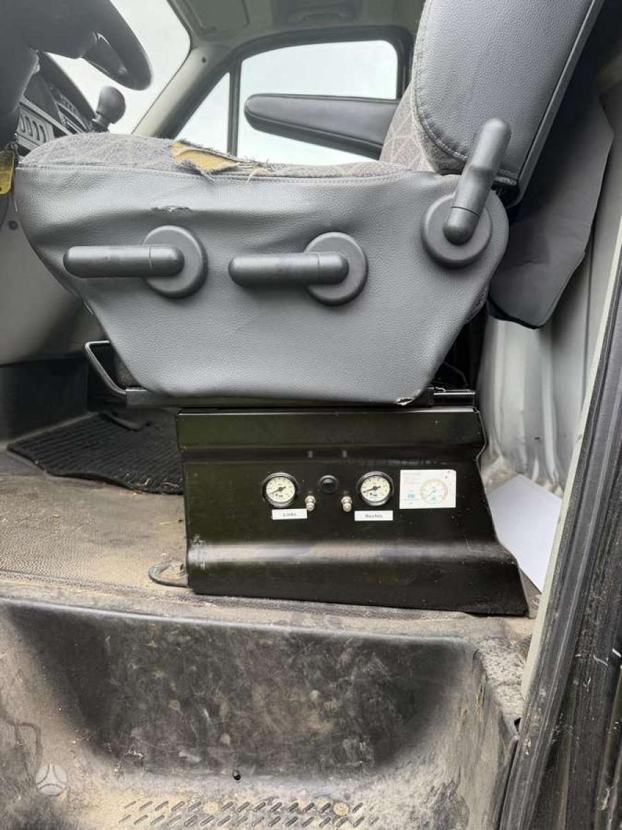 Melns Renault Master 2009 Viļņa, ar dzinēja tilpumu 2.46 L un nobraukumu 253 tūkst. km par 3950 €, foto 13 vietnē AUTOMOTO.COM.LV