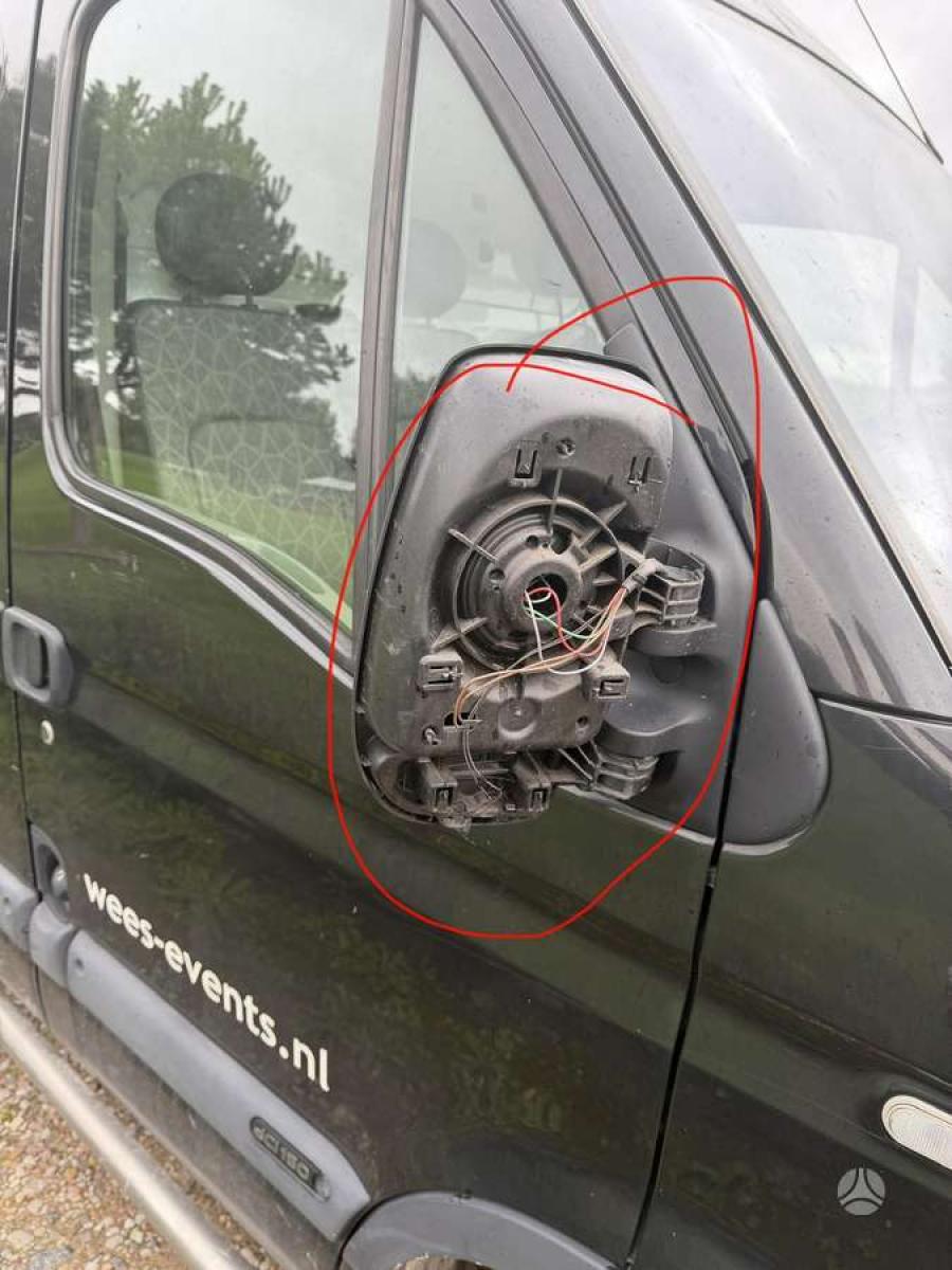 Melns Renault Master 2009 Viļņa, ar dzinēja tilpumu 2.46 L un nobraukumu 253 tūkst. km par 3950 €, foto 18 vietnē AUTOMOTO.COM.LV