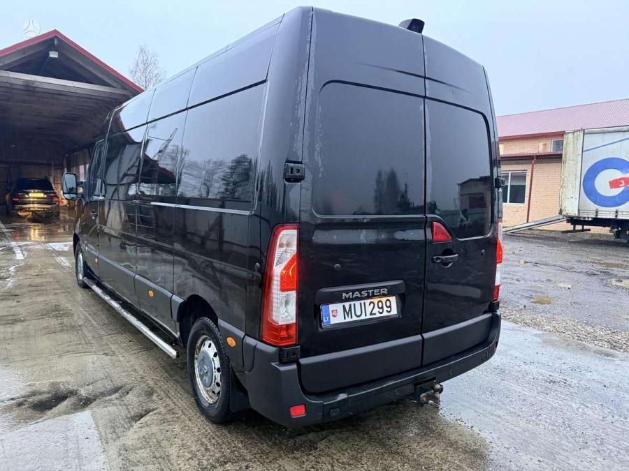 Black Renault Master 2019 in Vilnius, with an engine capacity of 2.30 L and mileage of 147 thousand km for 18876 €, photo 4 on AUTOMOTO.COM.LV