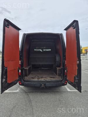 Black Renault Master 2012 in Riga, with an engine capacity of 2.30 L and mileage of 207 thousand km for 12695 €, photo 14 on AUTOMOTO.COM.LV