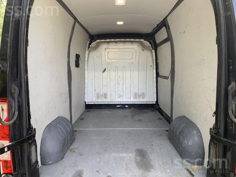 Black Renault Master 2014 in Riga, with an engine capacity of 2.30 L and mileage of 321 thousand km for 6750 €, photo 10 on AUTOMOTO.COM.LV