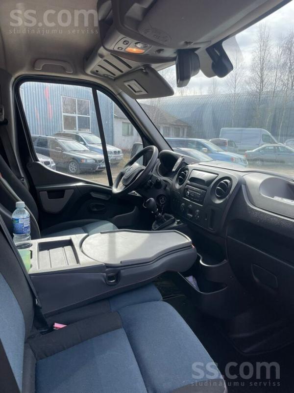 Black Renault Master 2014 in Riga, with an engine capacity of 2.30 L and mileage of 70 thousand km for 13999 €, photo 3 on AUTOMOTO.COM.LV