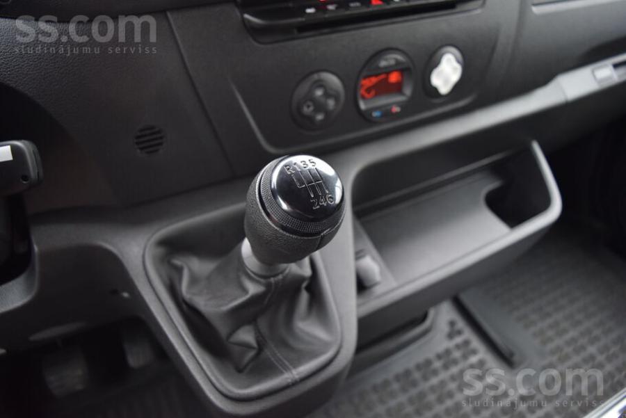 Black Renault Master 2023 in Riga, with an engine capacity of 2.30 L and mileage of 453 thousand km for 17100 €, photo 6 on AUTOMOTO.COM.LV