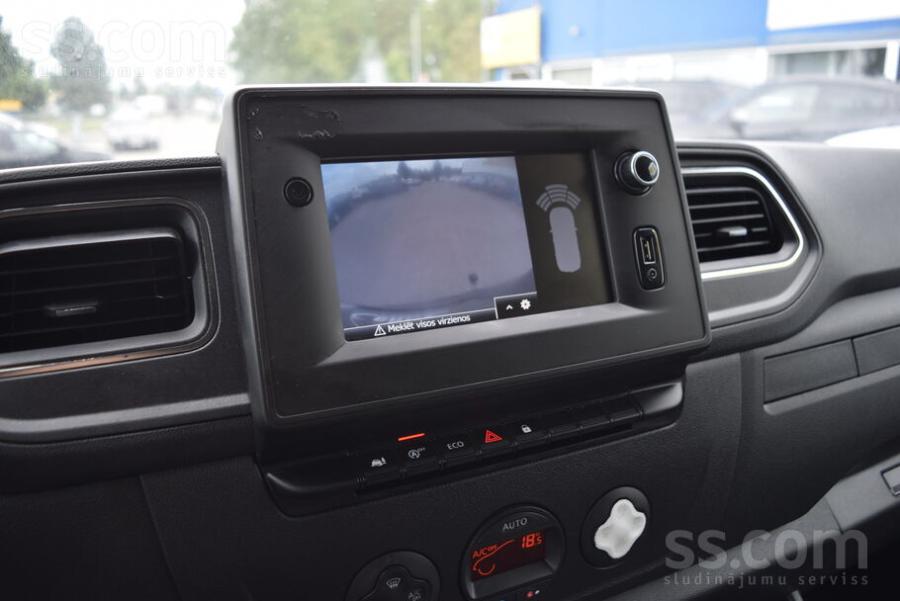 Black Renault Master 2023 in Riga, with an engine capacity of 2.30 L and mileage of 453 thousand km for 17100 €, photo 8 on AUTOMOTO.COM.LV