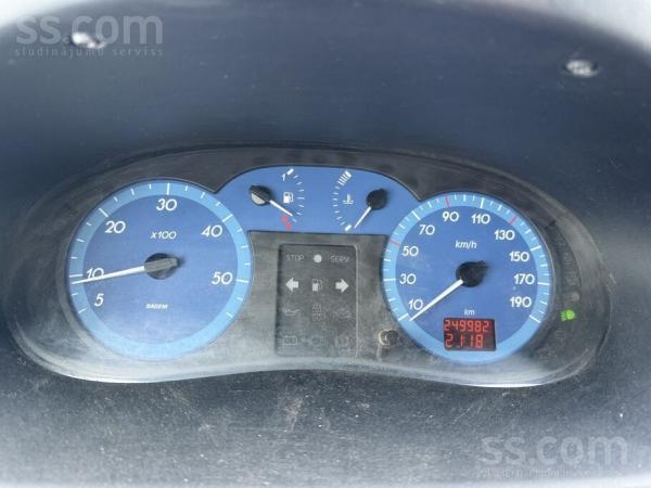 Zils Renault Master 2001 Jelgava, ar dzinēja tilpumu 2.20 L un nobraukumu 250 tūkst. km par 4500 €, foto 10 vietnē AUTOMOTO.COM.LV