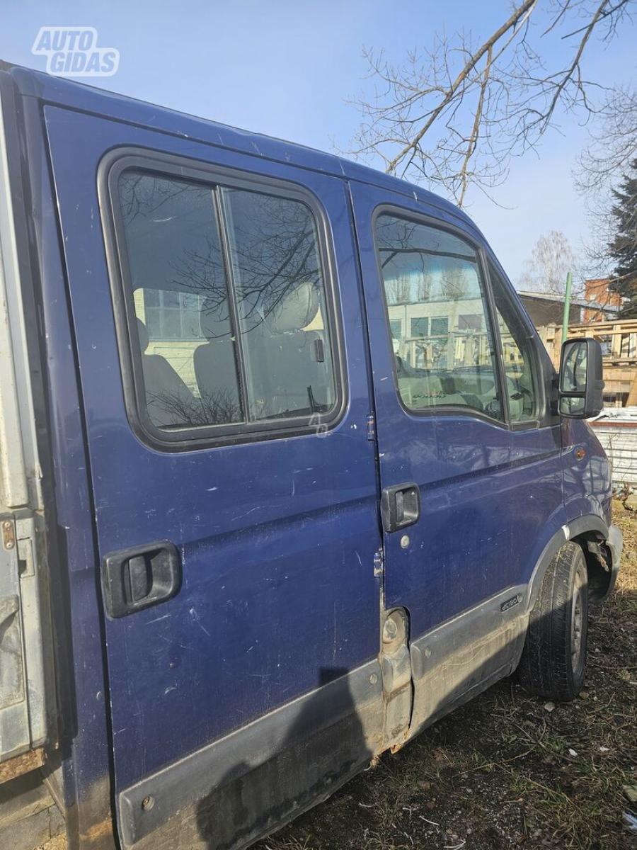 Blue Renault Master 2002 in Alytus, with an engine capacity of 2.20 L and mileage of 353 thousand km for 900 €, photo 6 on AUTOMOTO.COM.LV