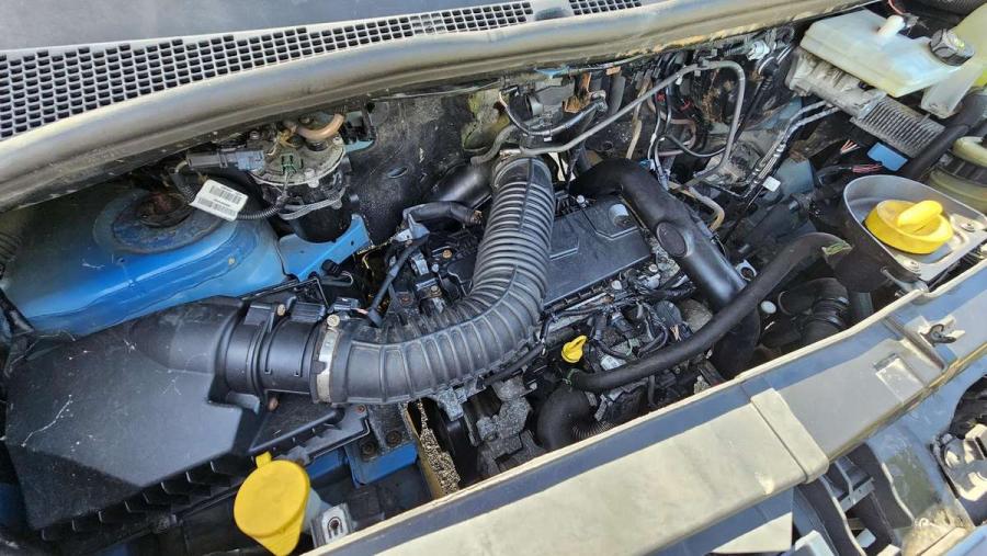 Blue Renault Master 2015 in Marijampole, with an engine capacity of 2.30 L and mileage of 309 thousand km for 7900 €, photo 21 on AUTOMOTO.COM.LV